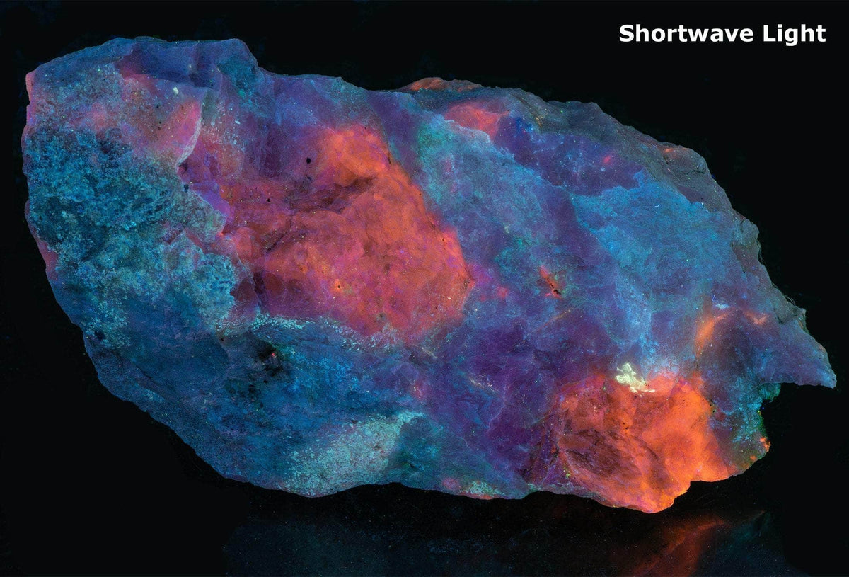 Fluorescent Sodalite (Hackmanite) from Greenland with deep ...